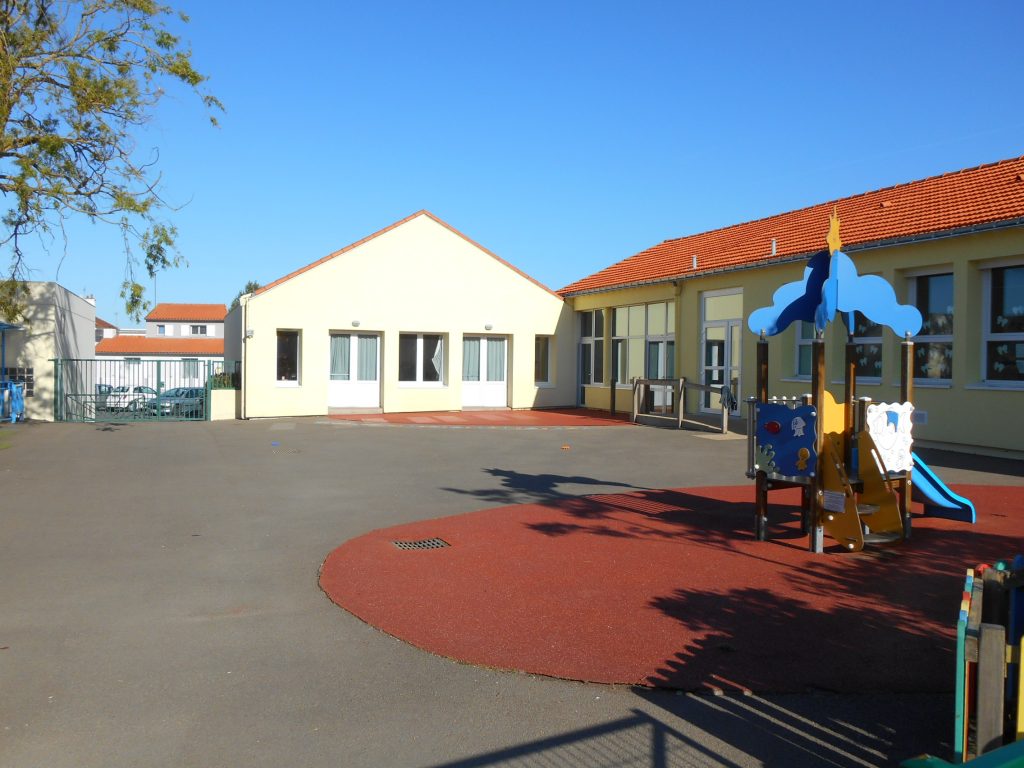 Ecole Primaire Publique De L'Horizon-SAINT-MICHEL-CHEF-CHEF » Les classes